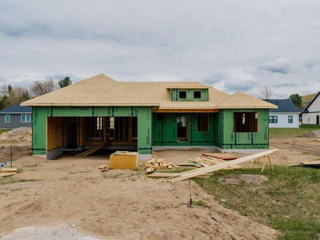 11541 S Sunset Dr Unit 36, Empire, MI 49630