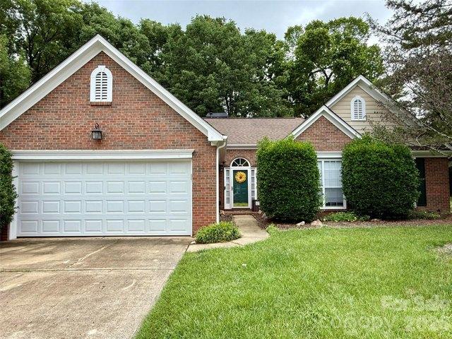 11542 Laurel View Dr, Charlotte, NC 28273