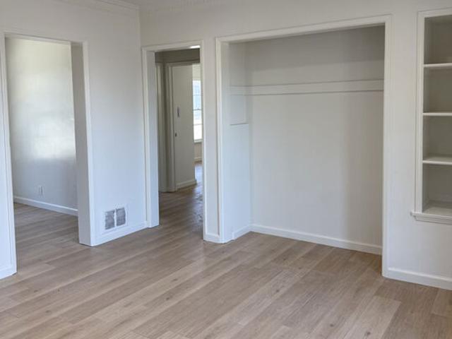 1154 N Orange Grove Ave. 1/2