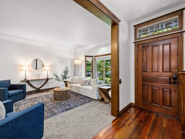 1154 E State