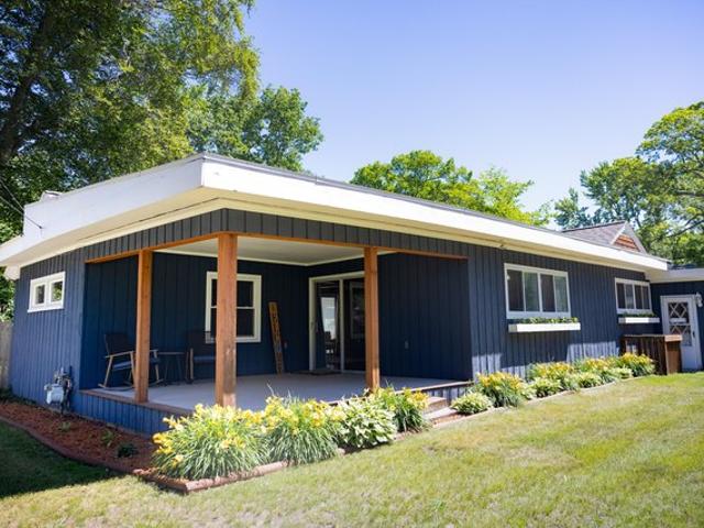 1154 Sunset Ln, Muskegon, MI 49444