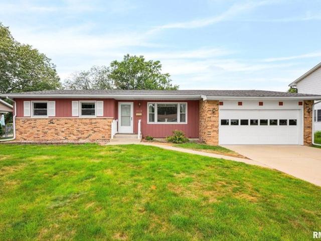 1154 Sweetbriar Pl, Galesburg, IL 61401