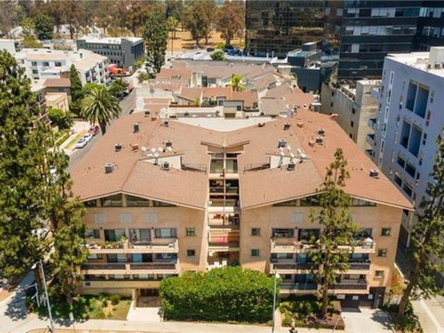 1154 S Barrington Ave Apt 213, Los Angeles, CA 90049
