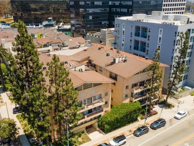 1154 S Barrington Avenue 213