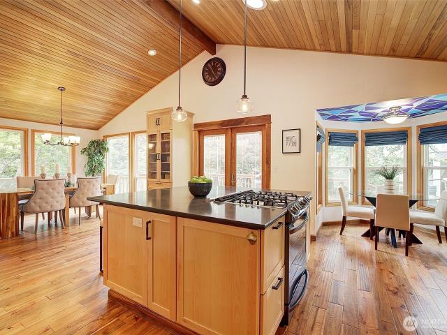 1154 th Avenue NE