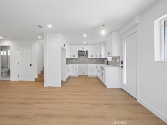 1154 W 67th