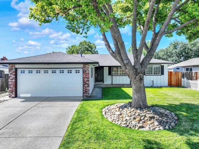 1154 Woodridge Dr, Vacaville, CA 95687