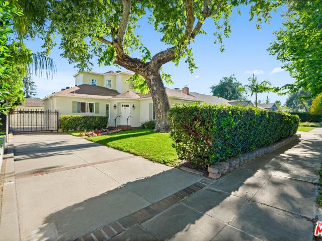 11552 Hesby St, Valley Village, CA 91601 | MLS #26729 | Compass