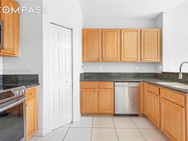 11552 NW 69th Ter, Doral, FL