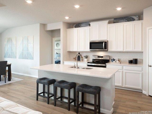 11556 Mustang Grv, San Antonio, TX 78245