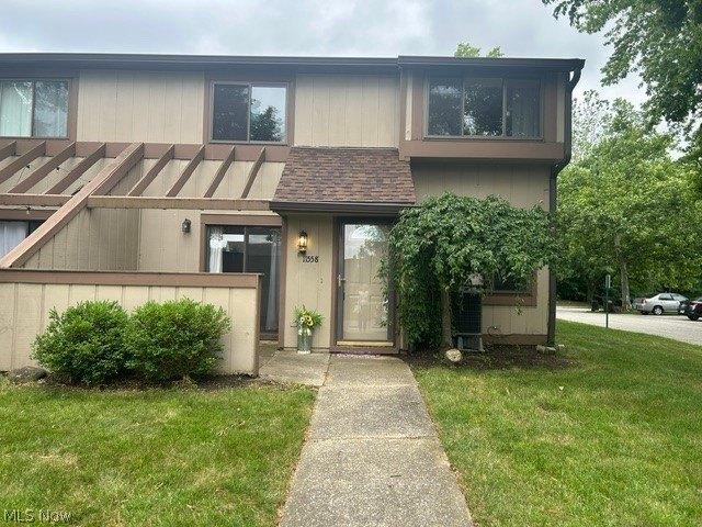 11558 Harbour Light Dr, North Royalton, OH 44133