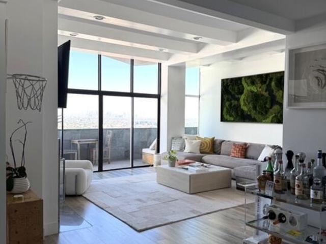 1155 N La Cienega Boulevard PH 3