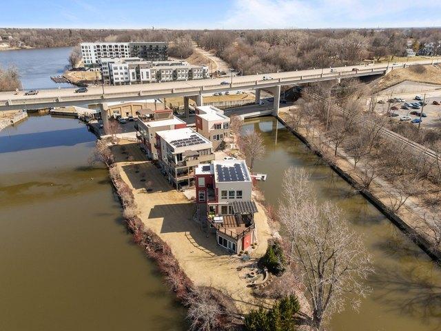 1155 E Banta Ct, Appleton, WI 54915
