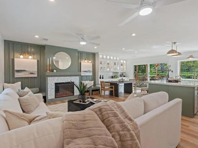 1155 Pepper Dr, El Cajon, CA 92021