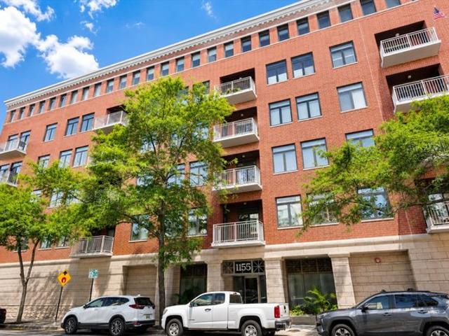 1155 W Armitage Ave Apt 301, Chicago, IL 60614