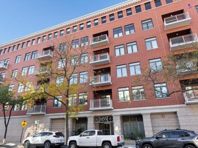 1155 W Armitage Ave Apt 301, Chicago, IL 60614
