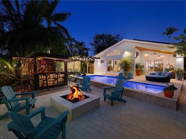 1155 12th St N, Naples, FL 34102