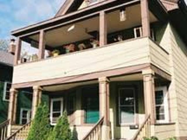 $1155 / 2br 1125ft² Sunny Upper Flat in Atwood Neighborhood 1812 Winnebago St. map