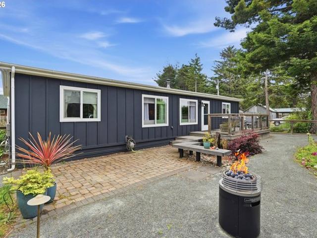 1155 2nd St, Bandon, OR 97411