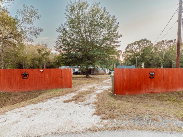 11568 Hoda Ct, Conroe, TX 77303 | MLS #33995 | Compass
