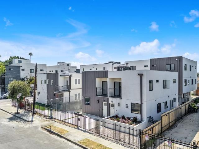 1156 W 38th st 19 Bedroom Apartment for Rent at 1156 W 38th St, Los Angeles, CA 90037 Congress North
