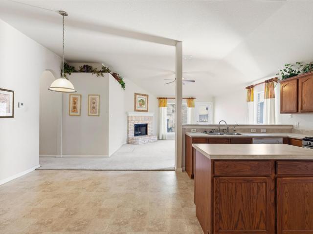 1156 Woodlands Dr