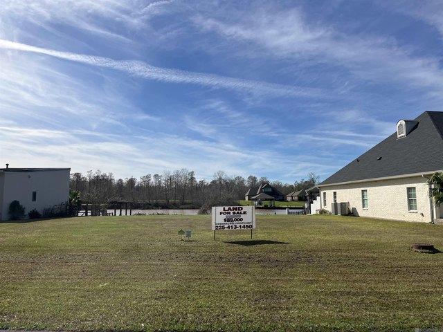 11571 Home Port Dr, Saint Amant, LA 70774