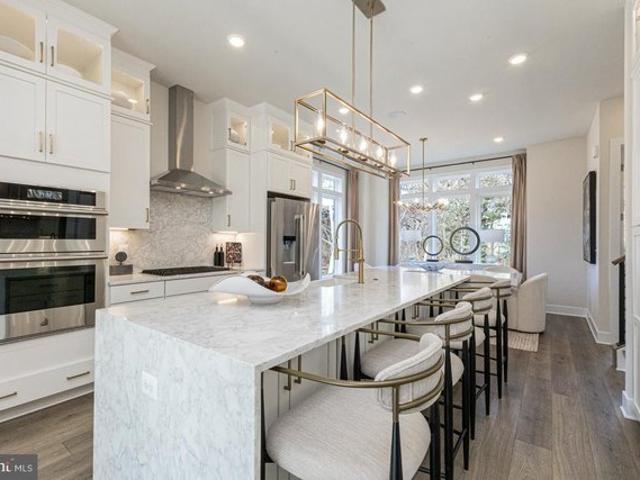 11579 Patriotic Ln, Reston, VA 20190