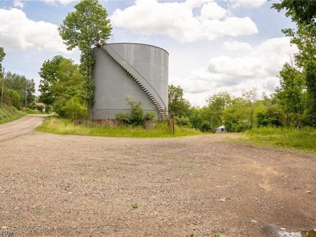 1157 Hope Rd NW, Mineral City, OH 44656