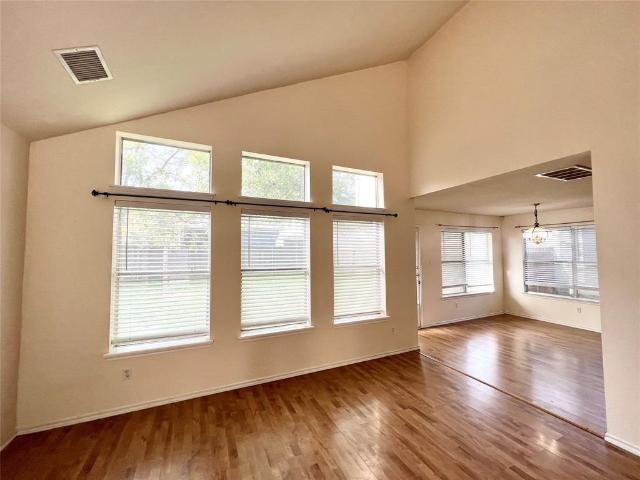 1157 Kentra Dr