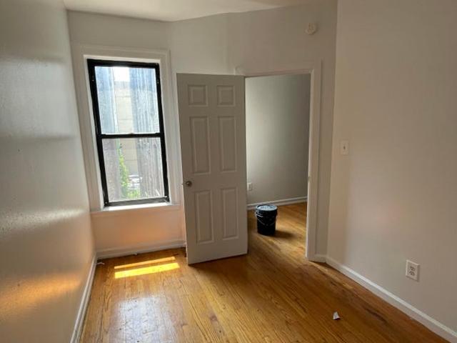 #1157 Rooms available in Washington Heights!