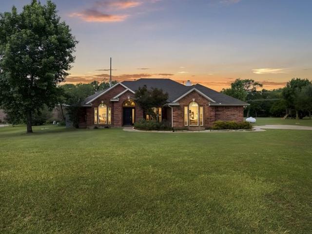 1157 Zajic Dr, Terrell, TX 75160