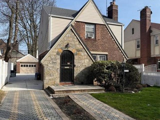 11587 th St, Cambria Heights, NY 11411