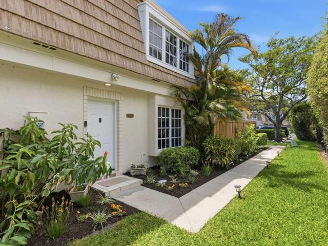 11588 Winchester Dr, Palm Beach Gardens, FL 33410