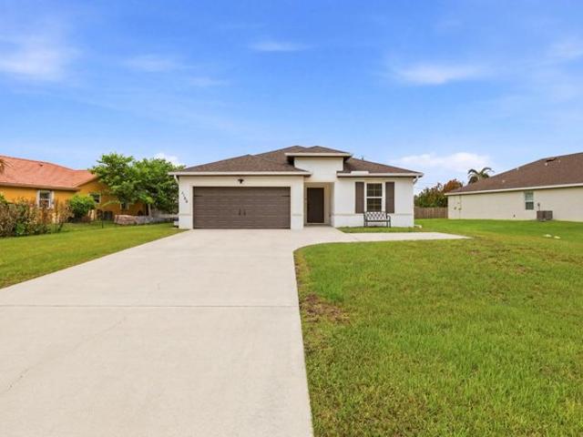 1158 SW Del Rio Blvd, Port Saint Lucie, FL 34953