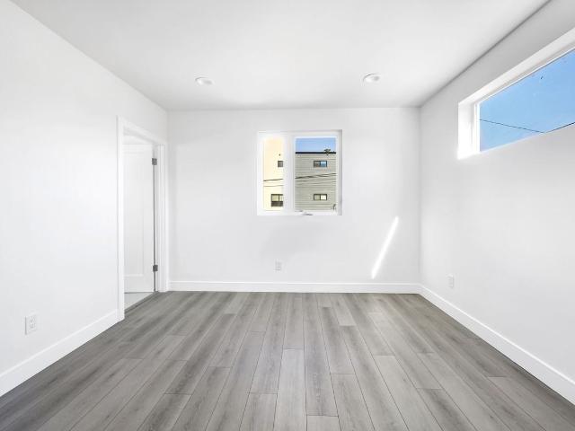1158 W. 38th St 4 Bedroom Apartment for Rent at 1150 W 38th St, Los Angeles, CA 90037 Congress North