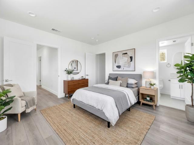 1158 W. 38th St 3 Bedroom Apartment for Rent at 1150 W 38th St, Los Angeles, CA 90037 Congress North