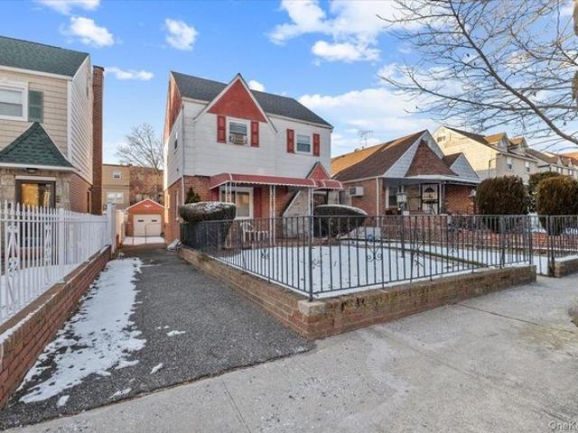 11590 rd St, Cambria Heights, NY 11411