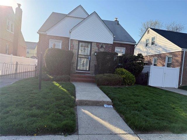 11592 th St, Cambria Heights, NY 11411