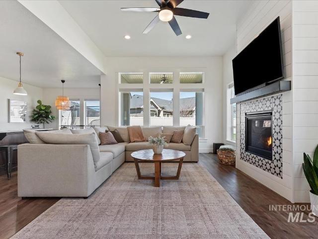 11592 W Shortcreek