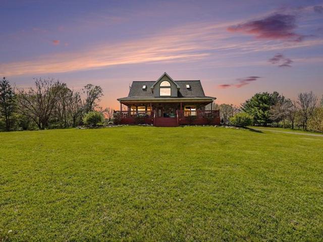 11596 Roepke Rd, Gregory, MI 48137