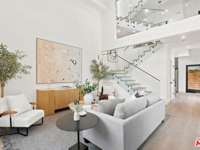 1159 N Formosa Avenue 5