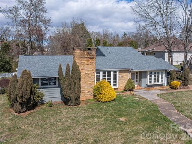 1159 N Main St, Waynesville, NC 28786