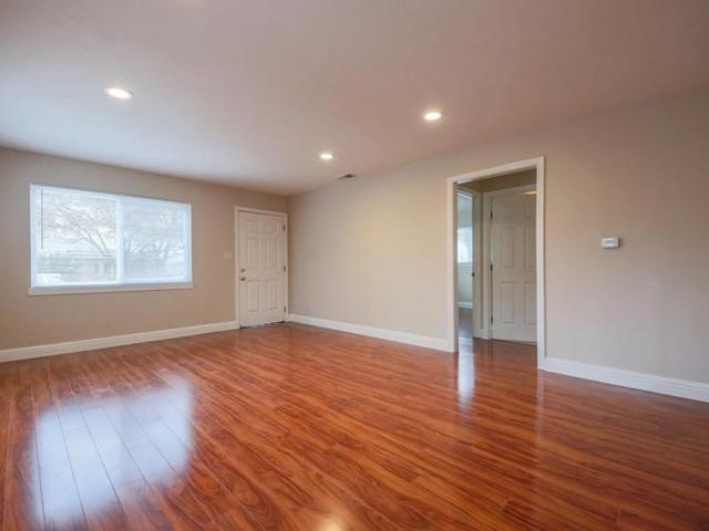 1159 Garden St, East Palo Alto, CA 94303