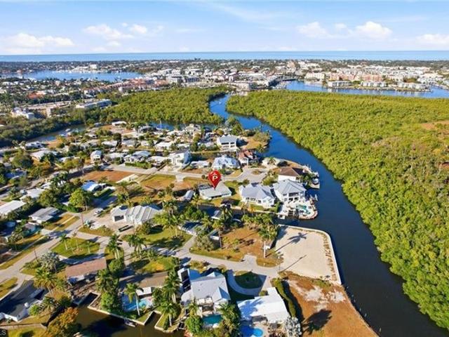 1159 Holiday Ln, Naples, FL 34104