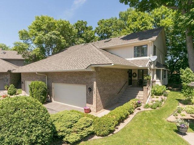 1159 Hollybrook Dr, Wayzata, MN 55391