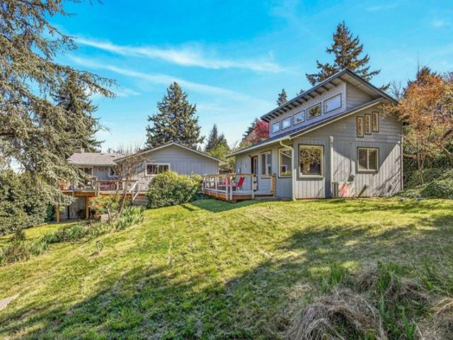 1159 Park St, Ashland, OR 97520
