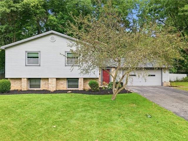 1159 Timbercrest St, Youngstown, OH 44505