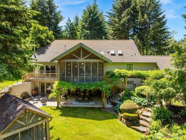 11500 Weisenberger Rd SE, Rainier, WA 98576