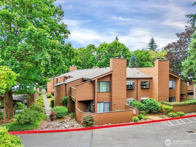 11500 NE 128th St Apt 47, Kirkland, WA 98034
